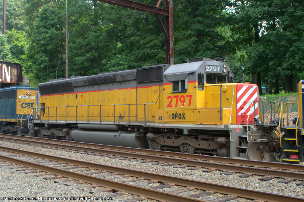 OFOX SD40M-2 2797 trails on Q418-22